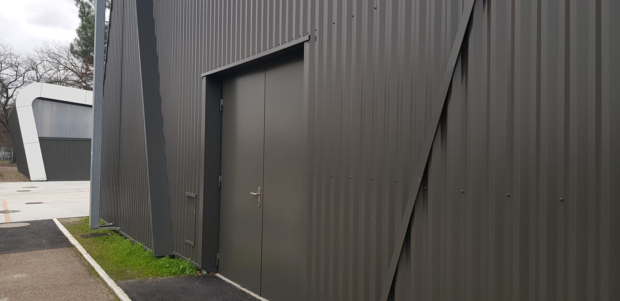 Porte métallique sur mesure | | OXIUM